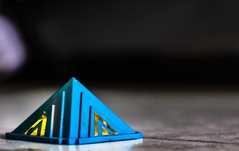 Vastu Pyramids : 𝐇𝐨𝐰 𝐝𝐨𝐞𝐬 𝐚 𝐏𝐲𝐫𝐚𝐦𝐢𝐝 𝐕𝐚𝐬𝐭𝐮 𝐖𝐨𝐫𝐤𝐬